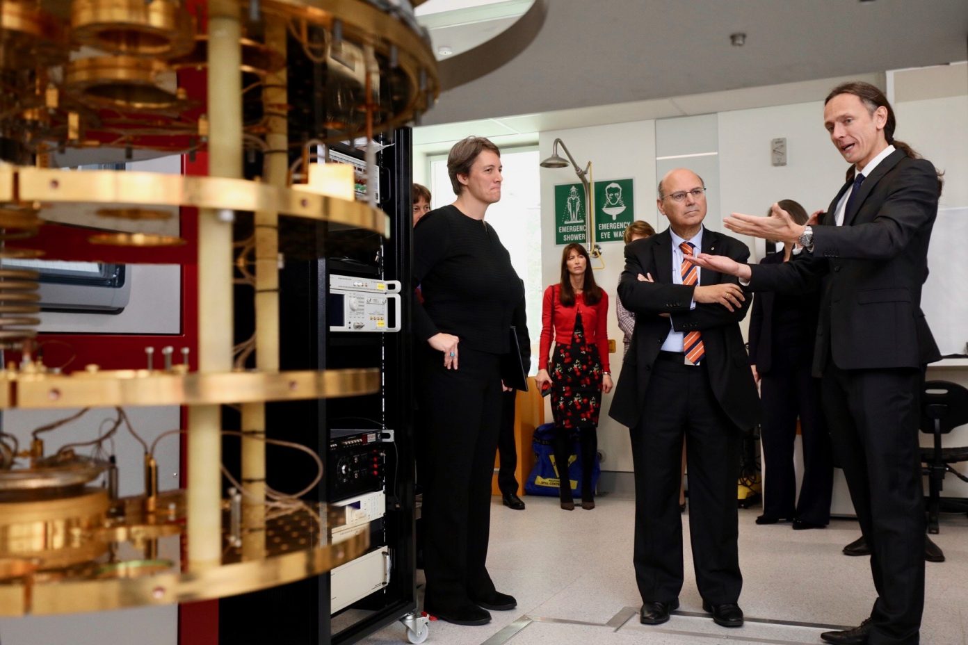 Australia joins global race to build fully-functional quantum computer ...