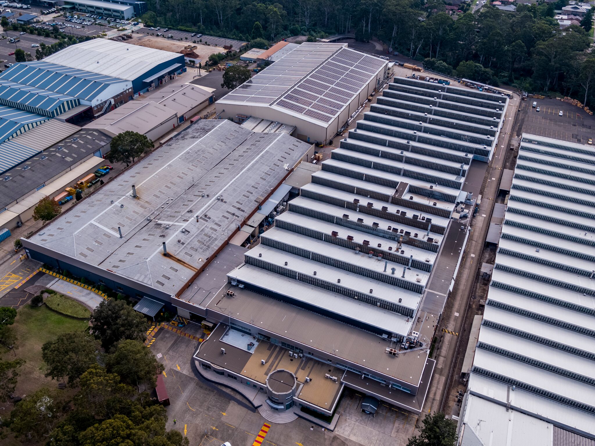 The largest install of Sunpower P19 panels in the world at Luxaflex ...