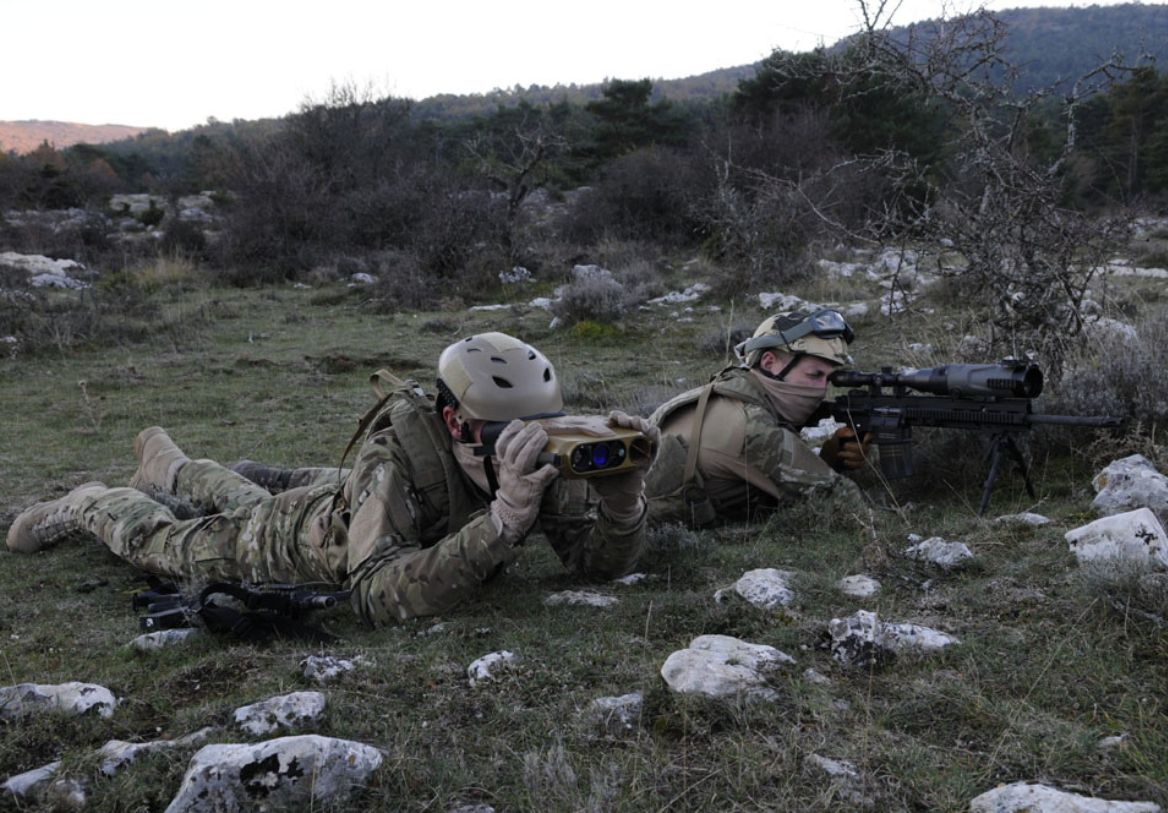 Safran to deliver JIM Compact binoculars to Australian Defence Force ...