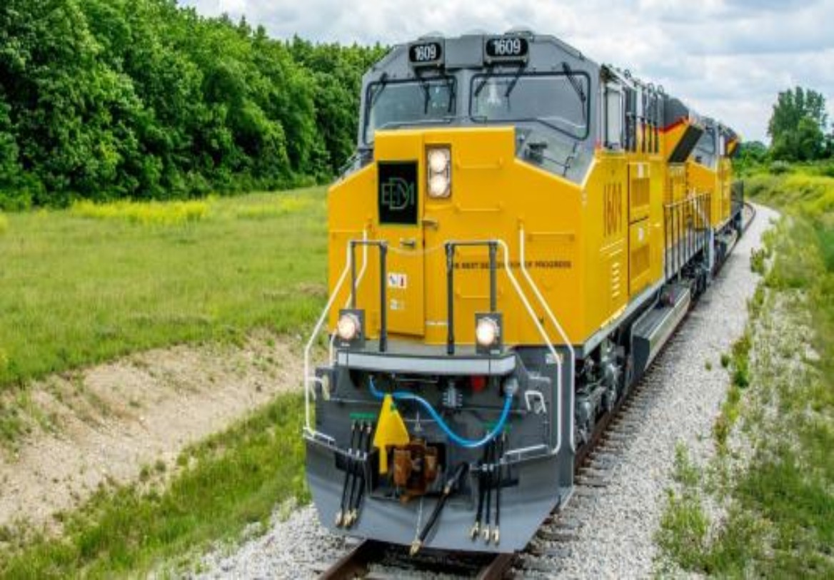 Researchers test low-carbon fuels on locomotive combustion test engine ...