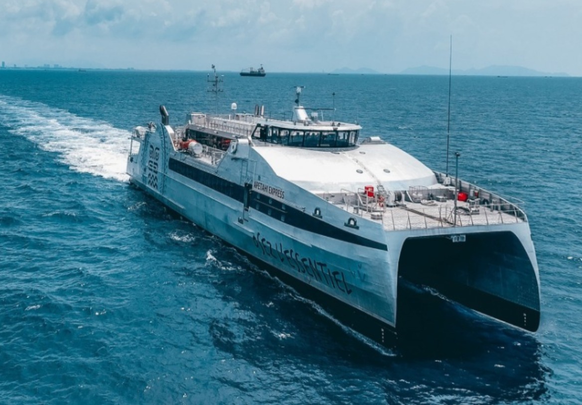 Austal delivers high-speed catamaran to Degage Group in French ...
