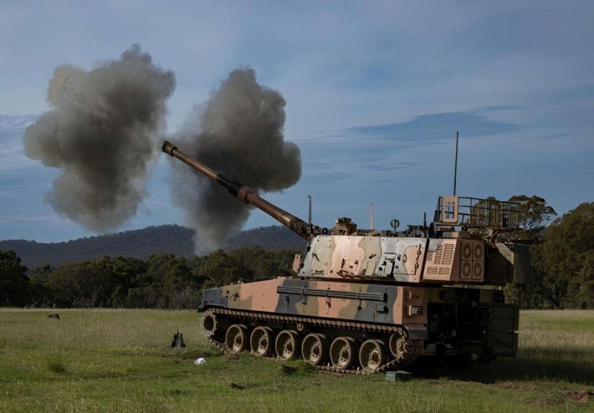 Australian-built AS9 Huntsman howitzer completes first live-fire ...